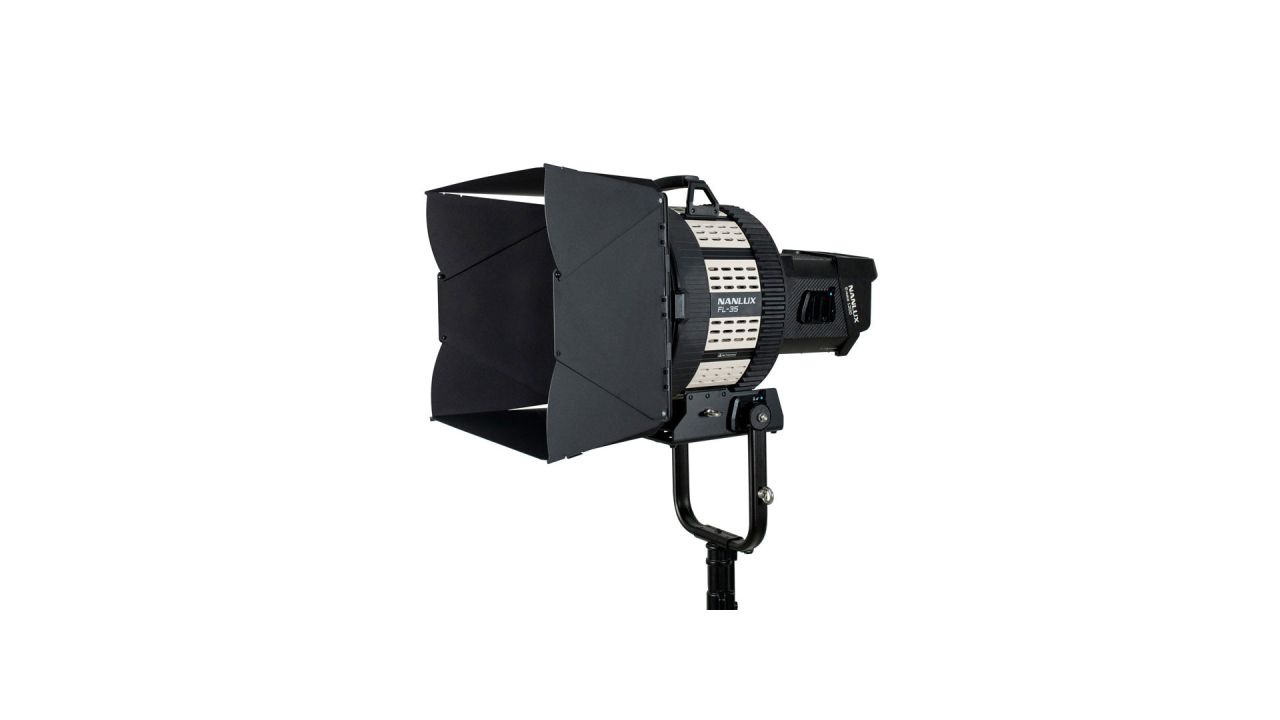 Rental Nanlux LED spot light Evoke 2400B bicolor - MediaMaking Milan